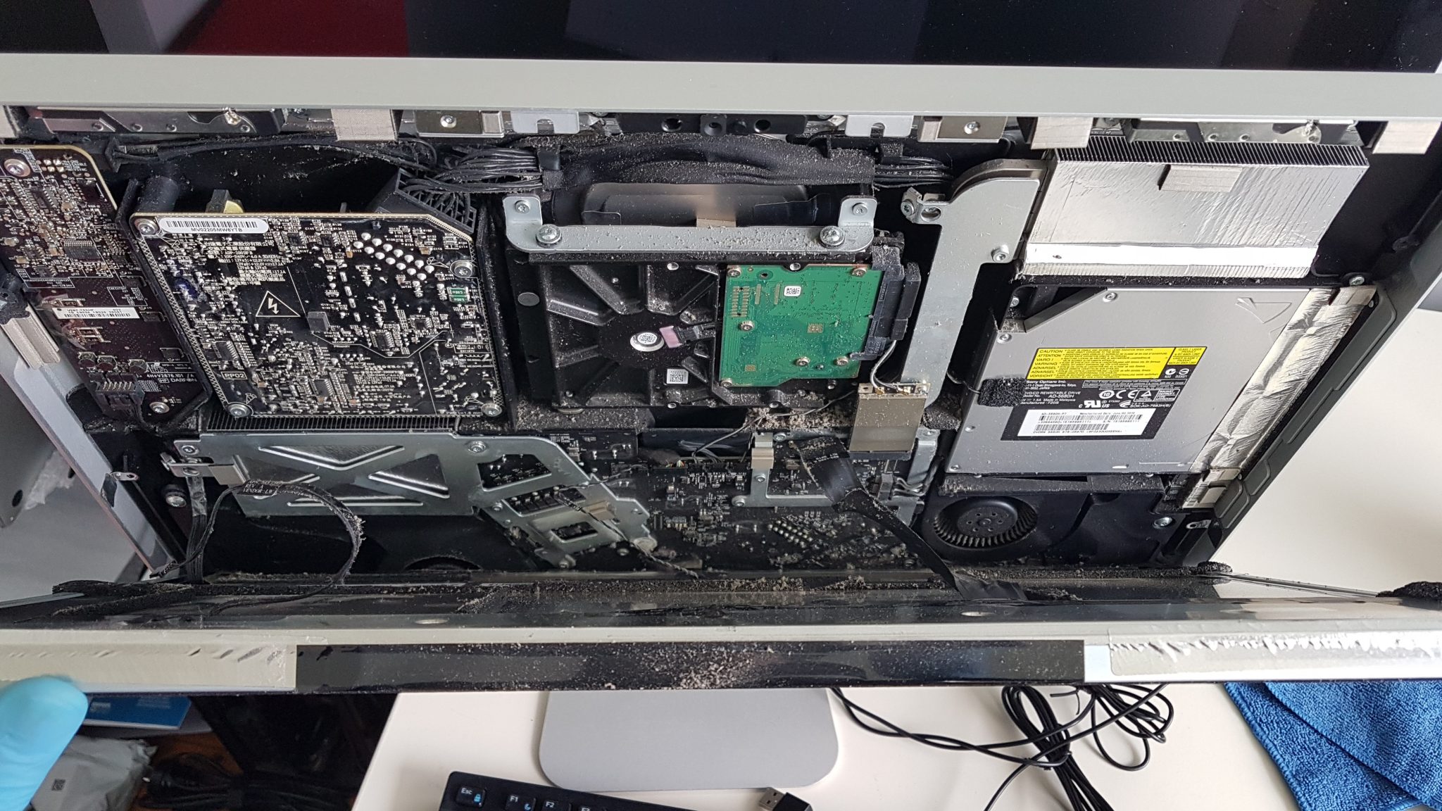 iMac Repair stuck on white screen while loading | Laptop and Macbook ...